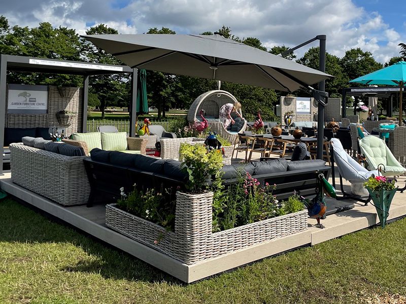 Corner Planter | PT Victory Rottanindo